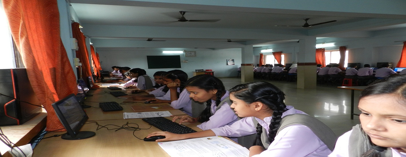 Computer Lab – Saraswati Shishu Vidya Mandir